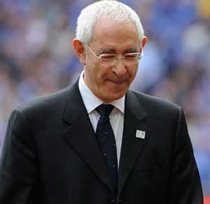 INGLATERRA | Renuncia presidente de FA - Futbol Sapiens