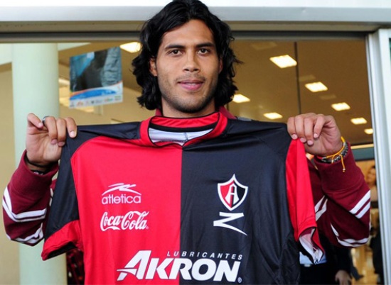 Presentan a un Conde para la zaga - Futbol Sapiens