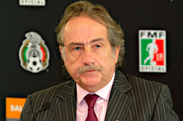 Decio de Maria regaña a Chivas - Futbol Sapiens