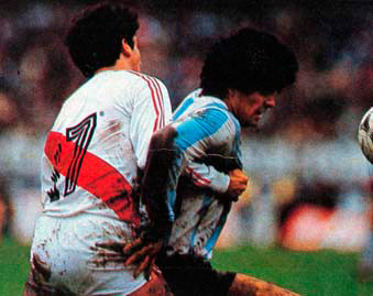 Aquella inolvidable marca de Luis Reyna sobre Maradona - Futbol Sapiens