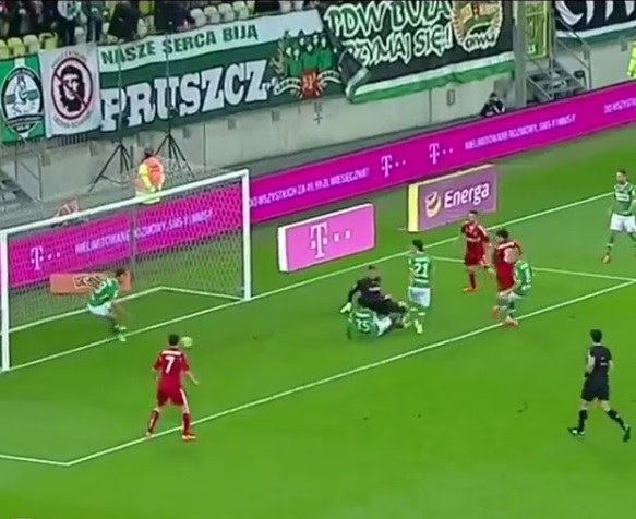 Qué taconazo el de Jean Barrientos - Futbol Sapiens