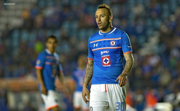 Pleito del "Toro" Vuoso en Acapulco - Futbol Sapiens