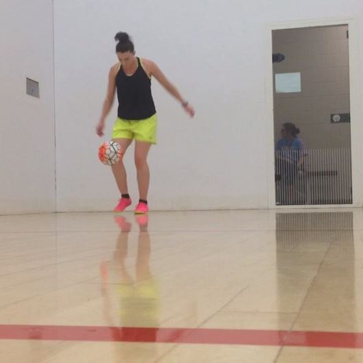 Nadie domina el balón como Indi Cowie - Futbol Sapiens