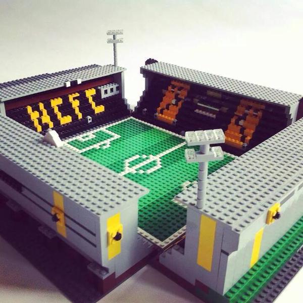 Estadios de futbol construidos con Lego - Futbol Sapiens