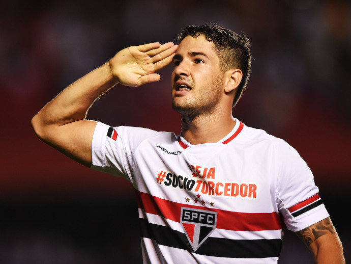 Alexandre Pato una opción para Barcelona