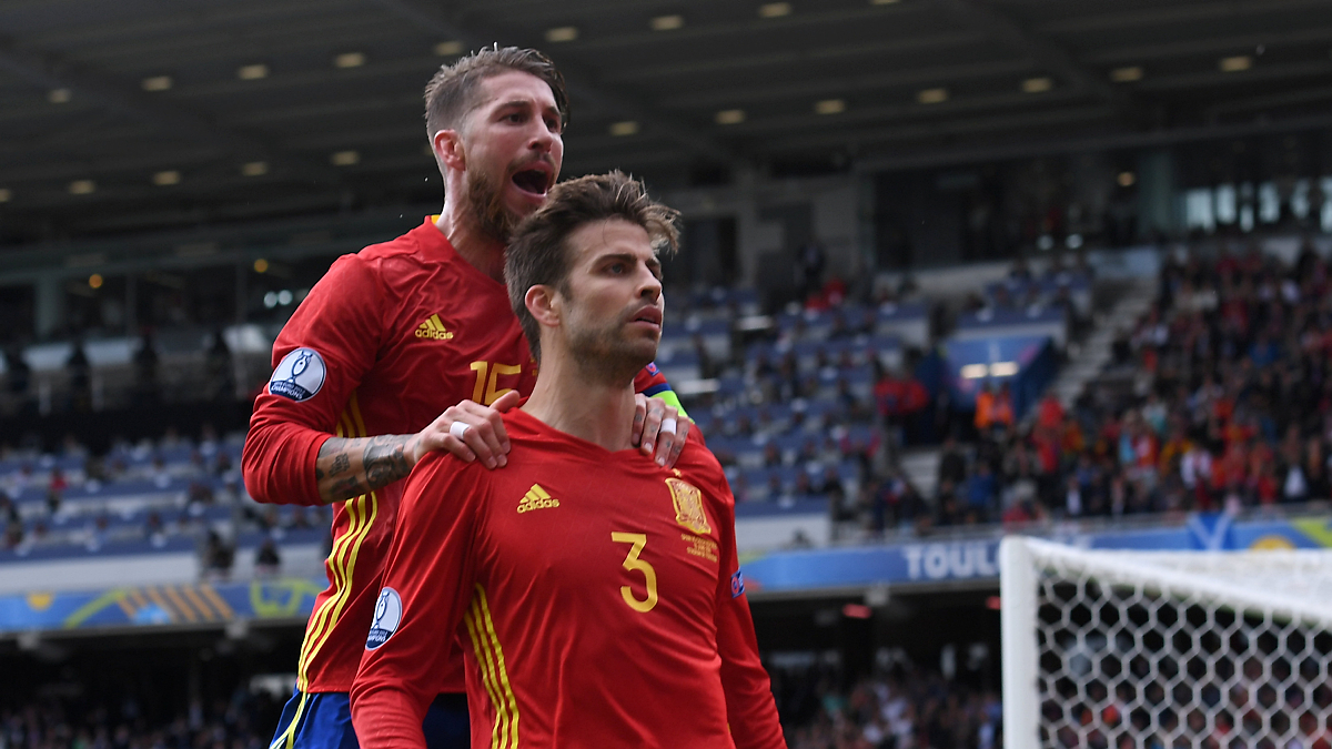 Sergio Ramos y Gerard Piqué se dieron follow