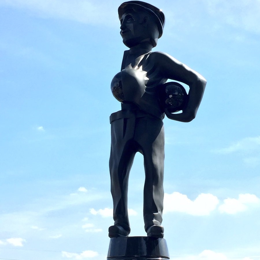 América develó estatua del Chanfle - Futbol Sapiens