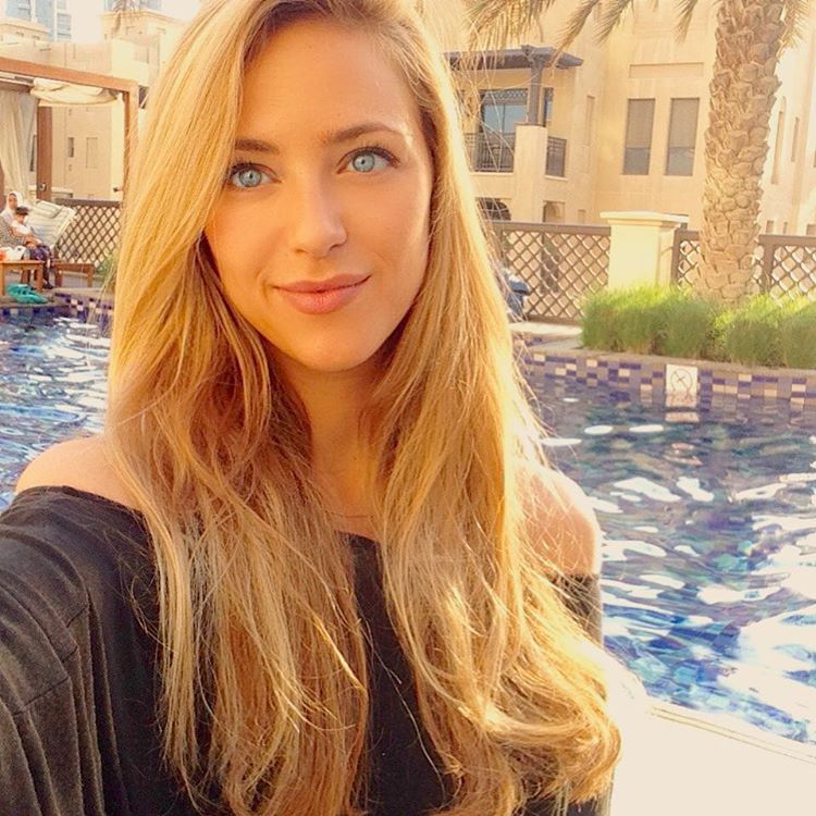 Laia Grassi, la preciosa ex novia de Alexis Sánchez - Futbol Sapiens