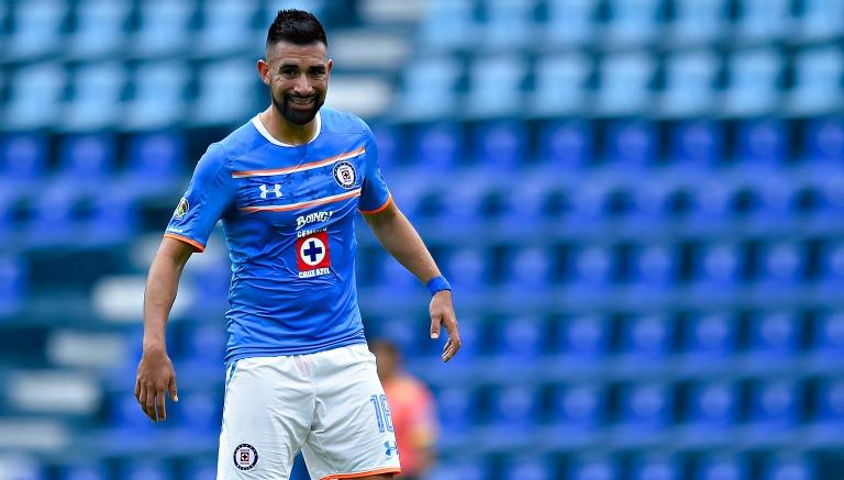 Ariel Rojas rescinde su contrato con el Cruz Azul y se va a Argentina
