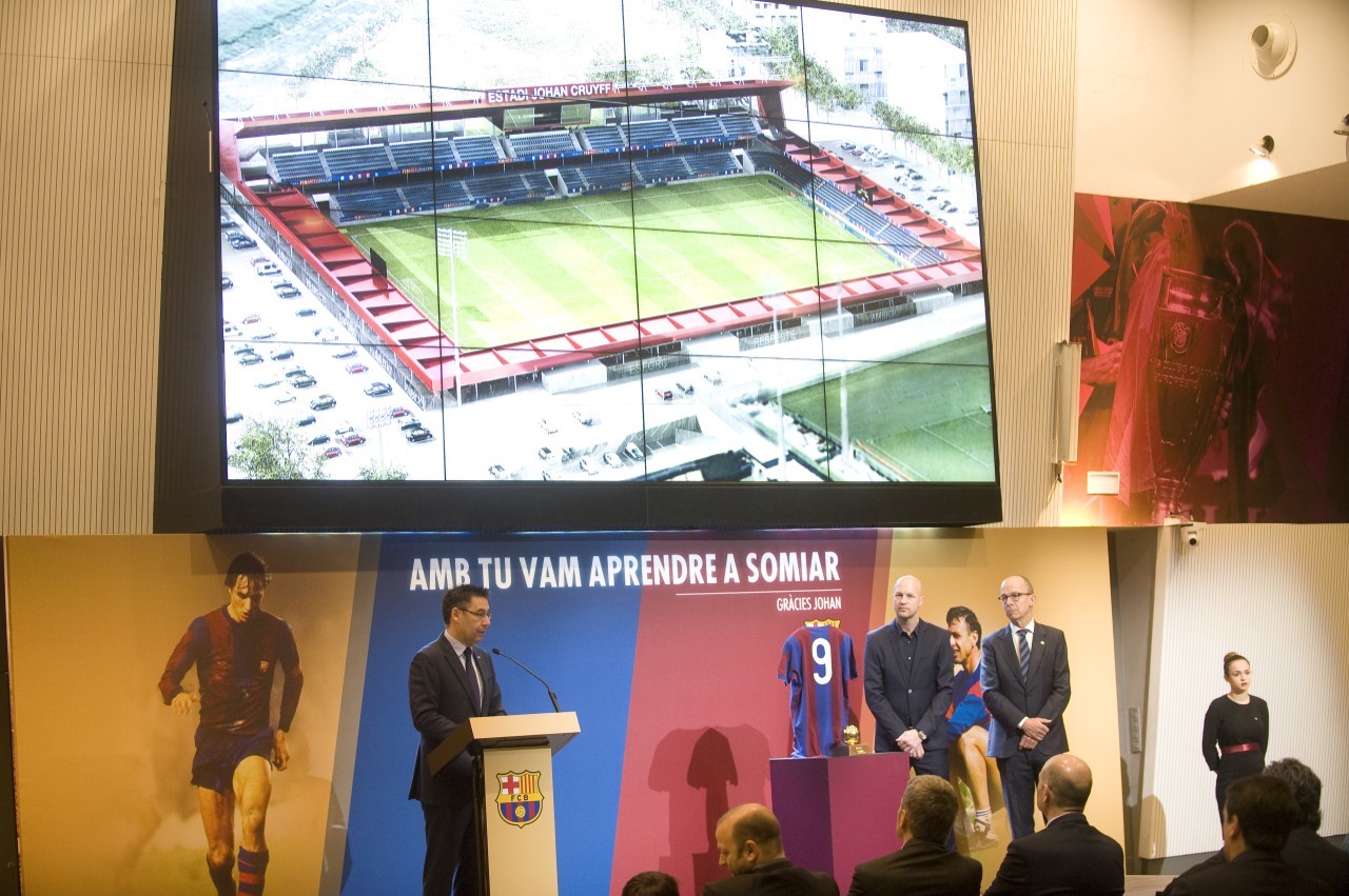 FC Barcelona reconoce a Johan Cruyff y le dará su nombre al 'Mini Estadi'