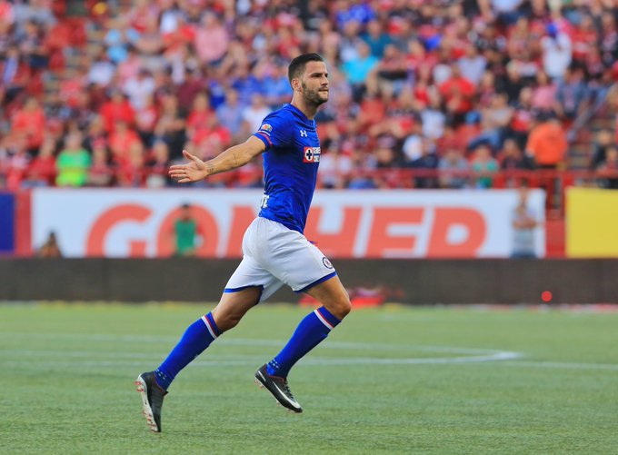 Con doblete de Édgar Méndez, Cruz Azul obtiene sus primeros tres puntos ...