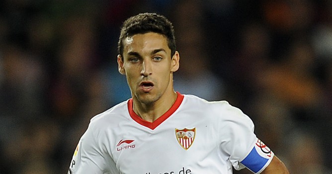 Jesús Navas firmó con el Sevilla por cuatro temporadas