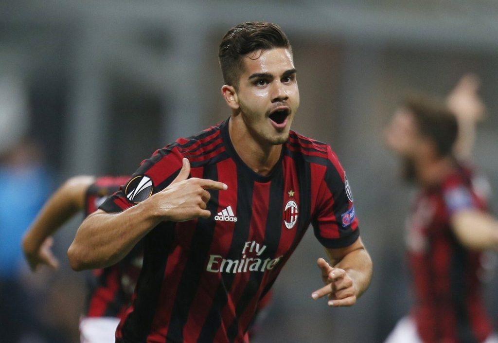 AC Milan se impone en el último minuto al Rijeka en San Siro