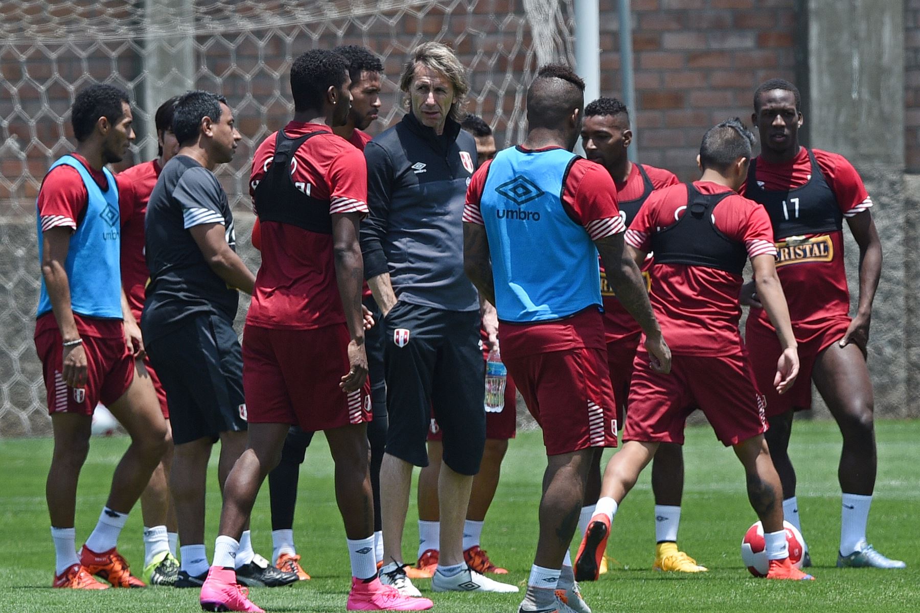 Perú ya se alista para el partido de repechaje al Mundial - Futbol Sapiens