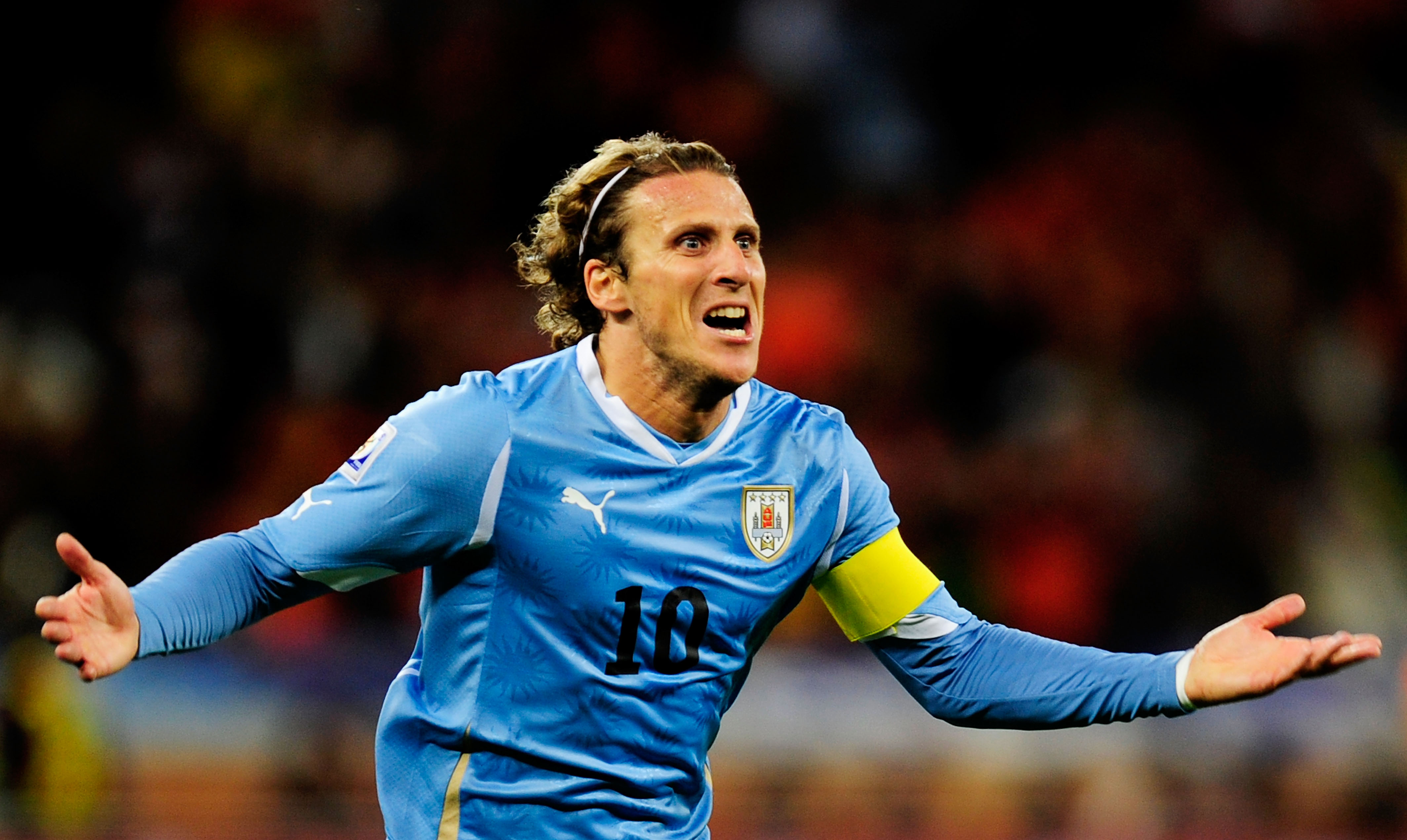 Diego Forlán confesó que pudo jugar en el América