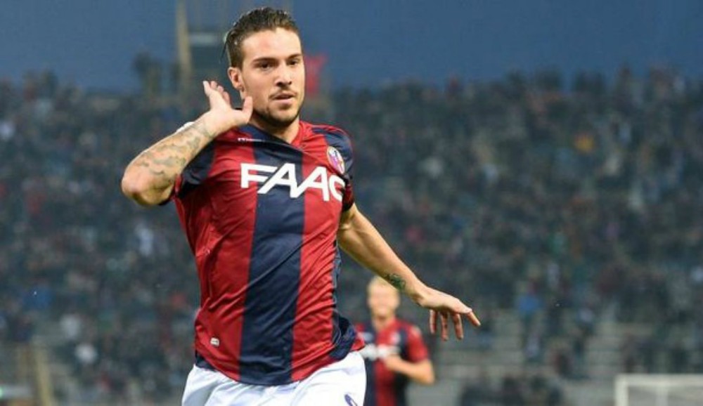 Simone Verdi declina una oferta del Napoli para mantenerse en el Bolonia