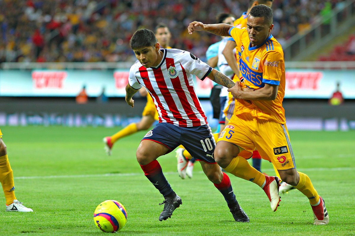 Chivas y Tigres terminaron empatados a cero