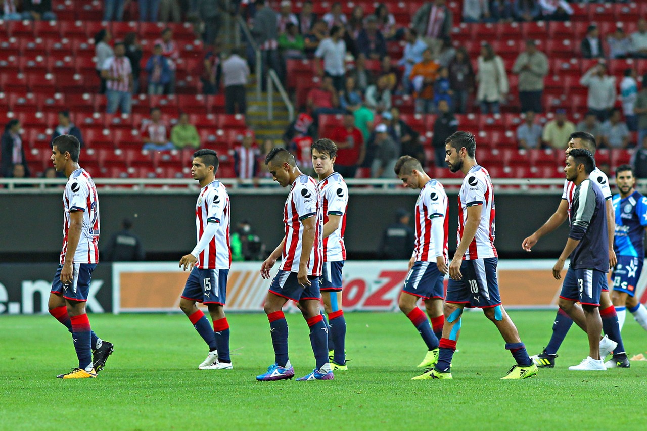Nuevo enfrentamiento entre el plantel y dirigentes de Chivas