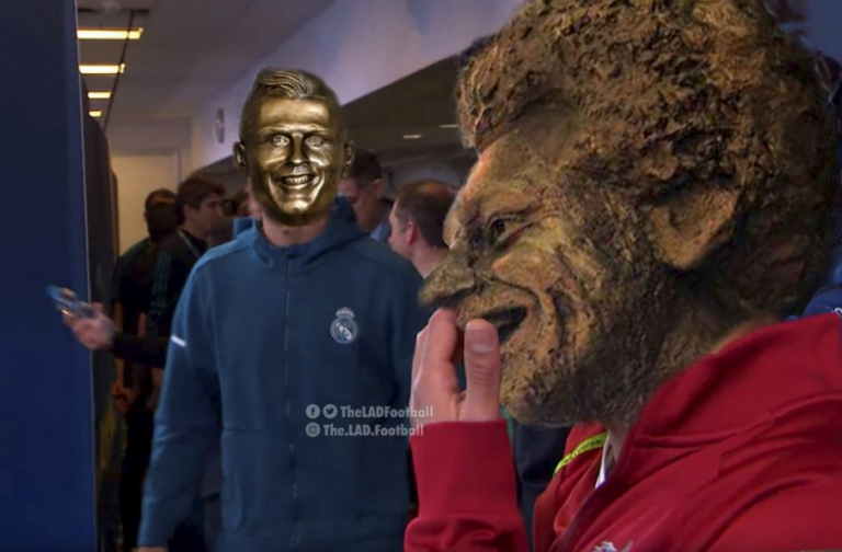 Los mejores memes de la estatua de Mohamed Salah
