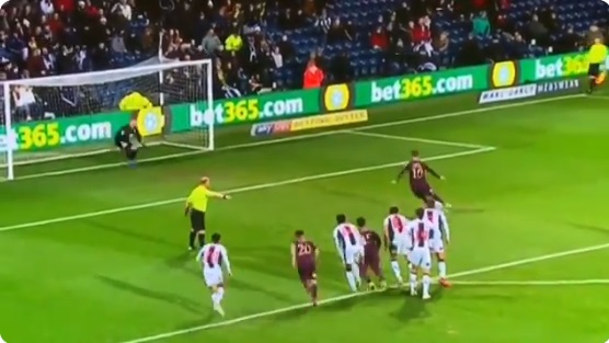 El peor cobro de tiro penal de la historia - Futbol Sapiens