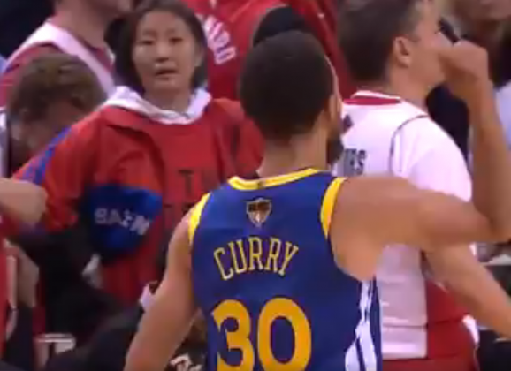 Stephen Curry rompe récord histórico de triples en la NBA - Futbol Sapiens