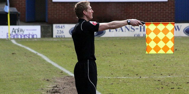 FIFA estudia cambiar jueces de línea por robots - Futbol Sapiens