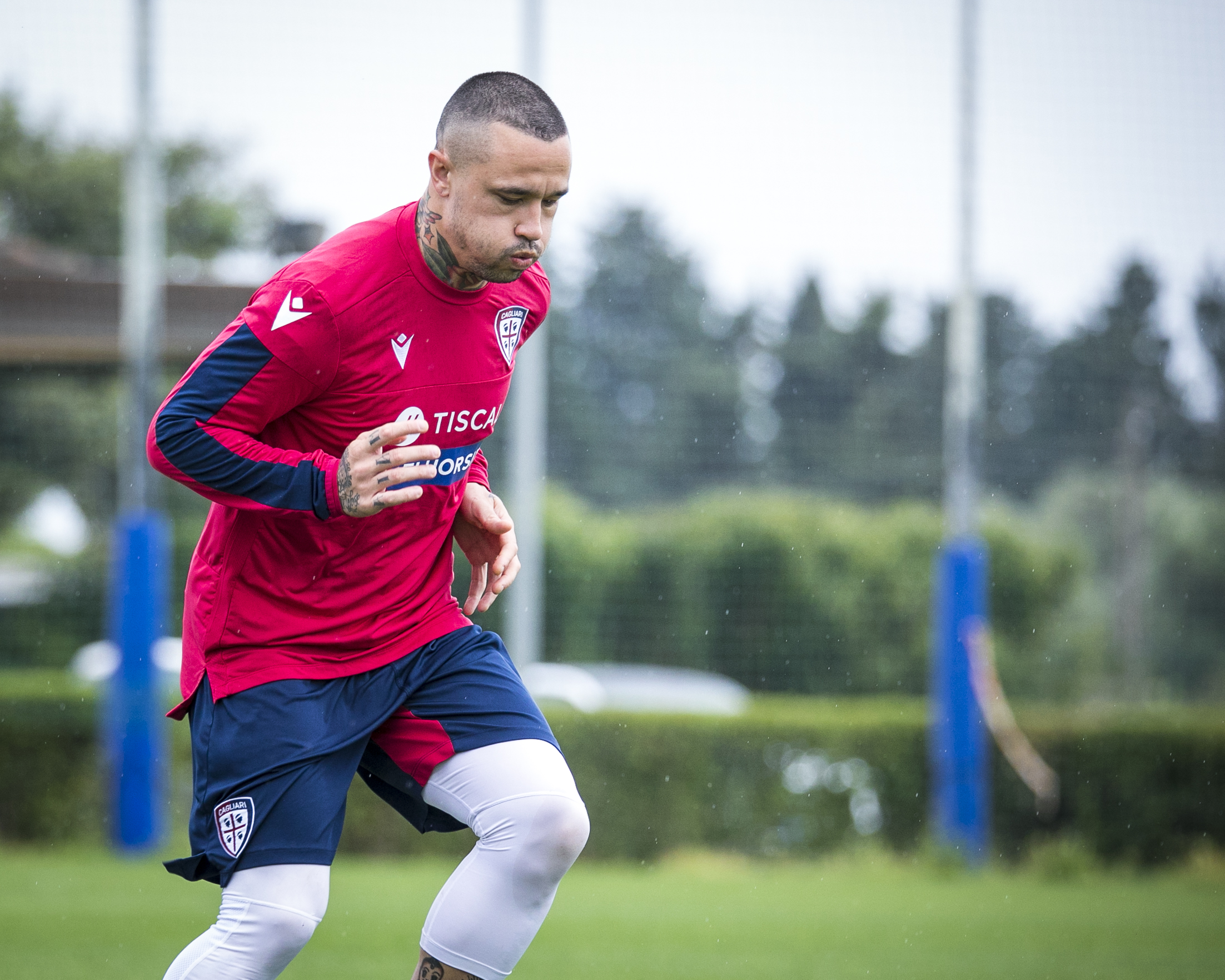 Ruegan que Nainggolan regrese a la Roma - Futbol Sapiens