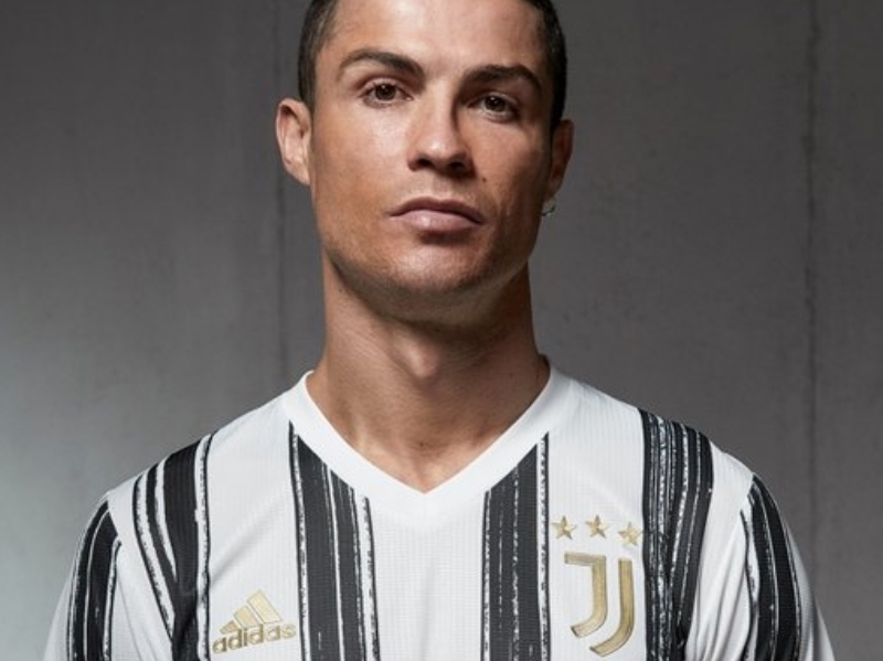 Juventus Presentó Oficialmente Su Nueva Camiseta Temporada 20 21