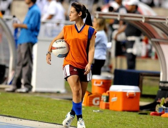 Fernanda Maia, de recogepelotas a conductora de televisión - Futbol Sapiens