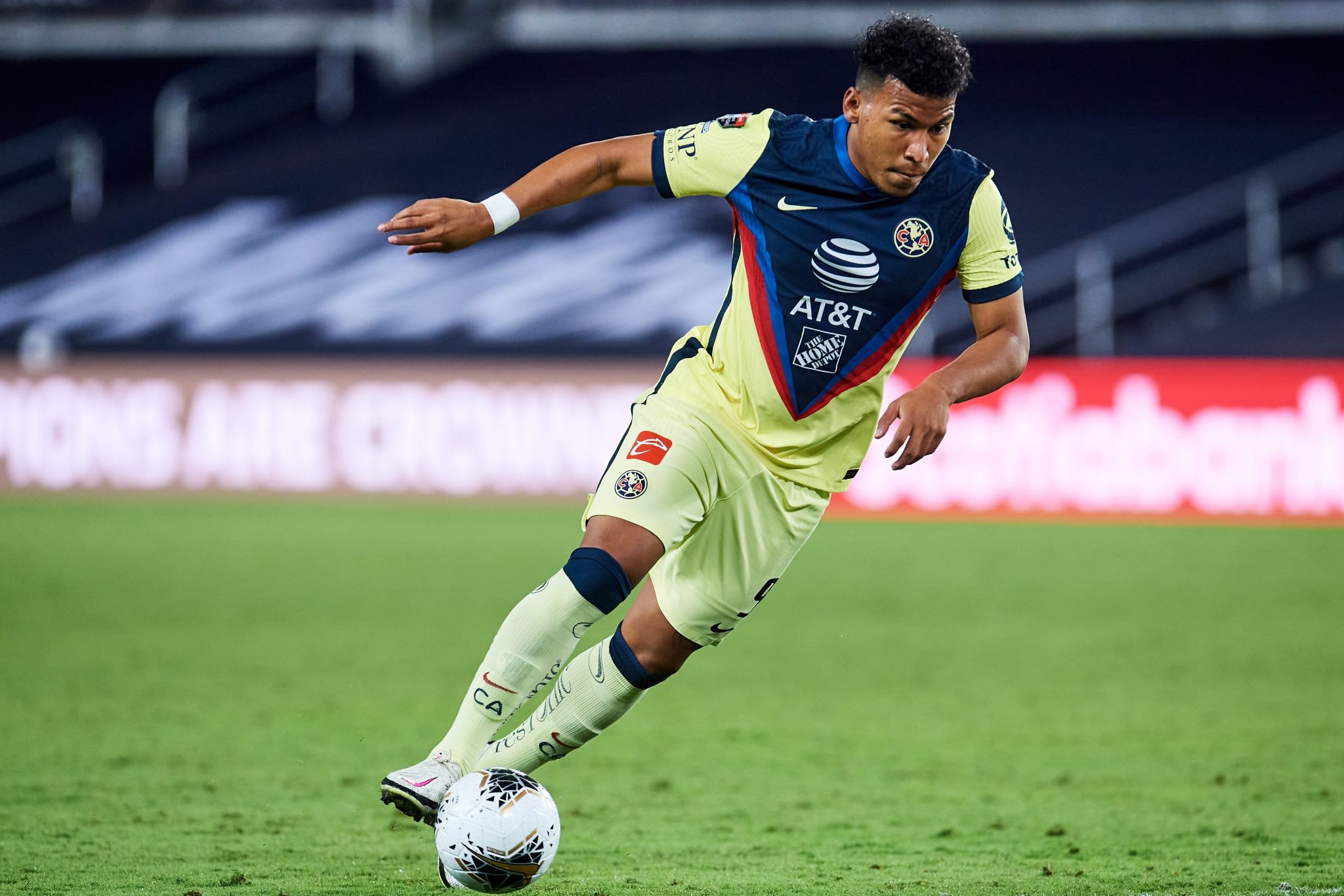 Boca Juniors hará nuevos intentos por Roger Martínez - Futbol Sapiens