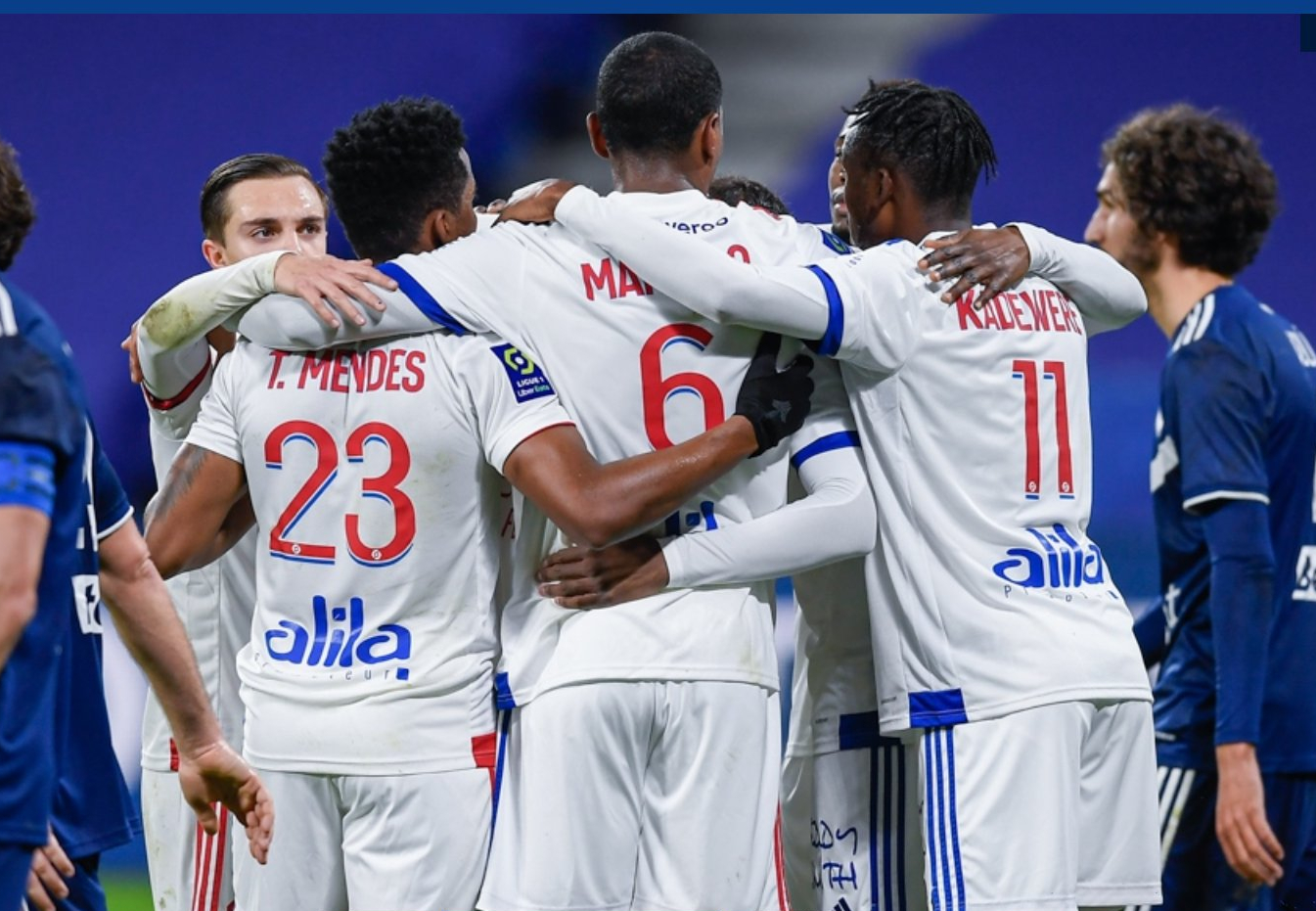 Lyon le sigue las huellas a los punteros - Futbol Sapiens