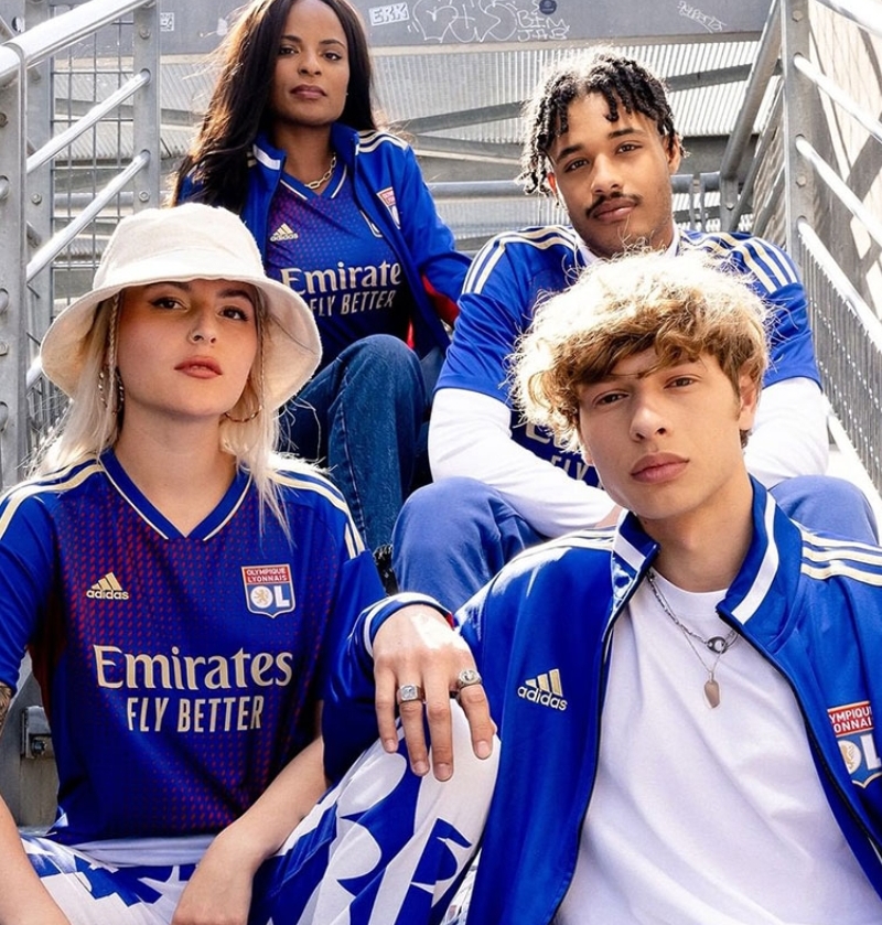 Galería: Olympique Lyon luce su nuevo jersey de Edición Especial 22-23