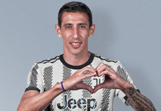 Di Maria ya posa con la camiseta de la Juventus - Futbol Sapiens