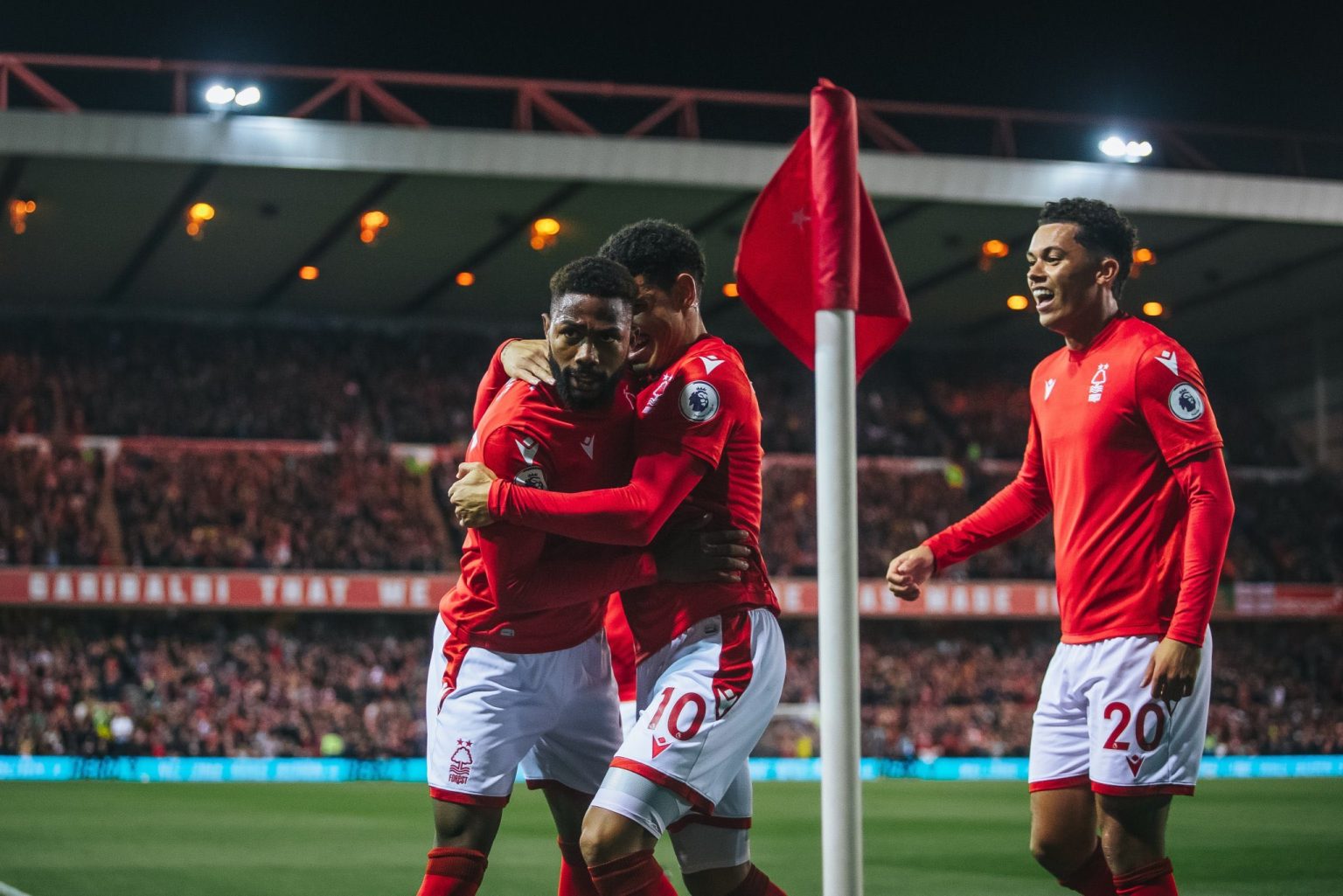 Nottingham Forest hace un despido masivo - Futbol Sapiens