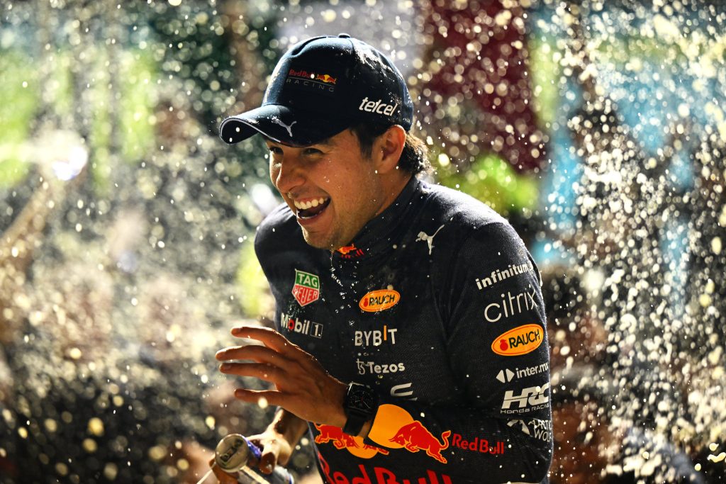 "Checo" Pérez conquistó el Gran Premio de Singapur - Futbol Sapiens