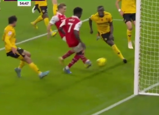 Arsenal verá el Mundial como líder mientras Chelsea se desmorona