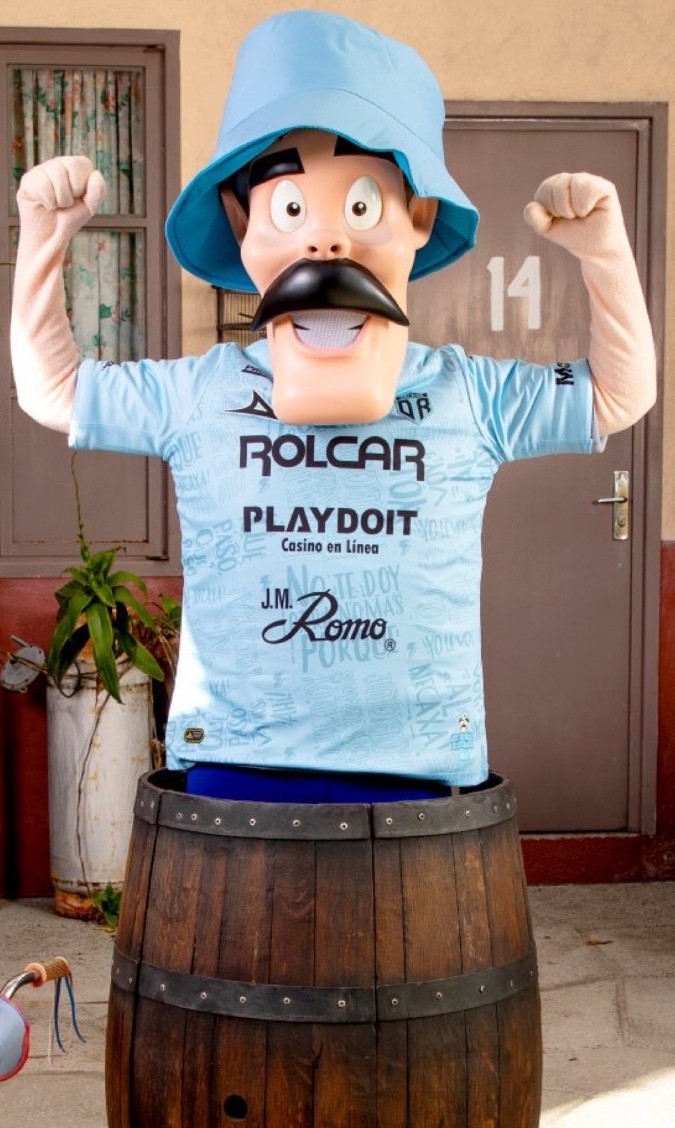 Necaxa presenta nueva playera en homenaje a Don Ramón