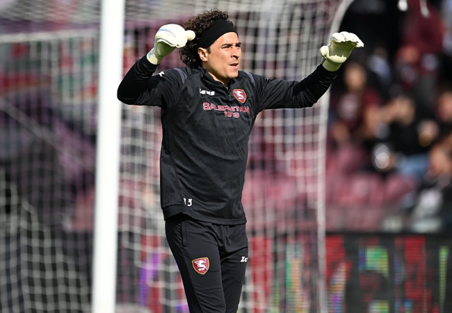 Ochoa fue clave en sobresaliente triunfo de Salernitana - Futbol Sapiens