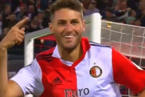Feyenoord fichó a un delantero: ¿Será el reemplazo de Giménez?