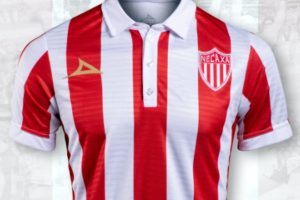 Necaxa presentó su playera centenario edición limitada