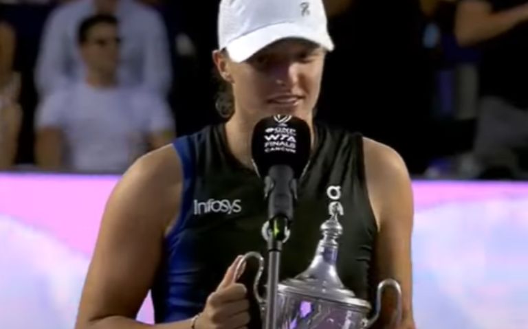 Sin ceder un set, Iga Swiatek ganó el torneo de las Finales de la WTA en Cancún