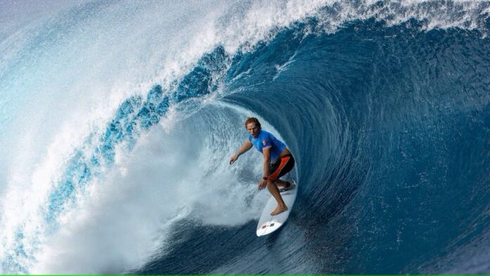 Surfista mexicano Alan Cleland hace historia - Futbol Sapiens