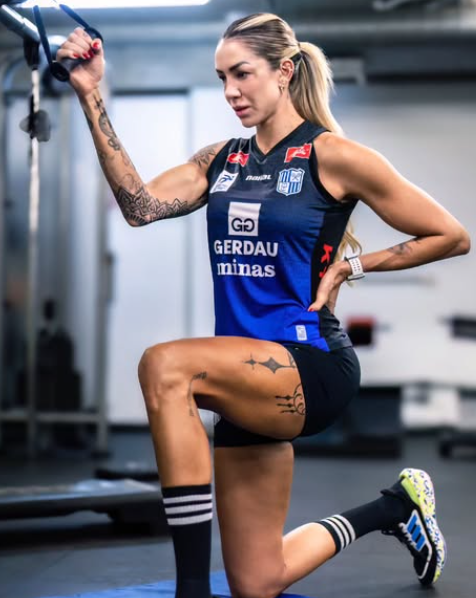 La enorme y hermosa jugadora brasileña de voley Thaisa Daher - Futbol ...