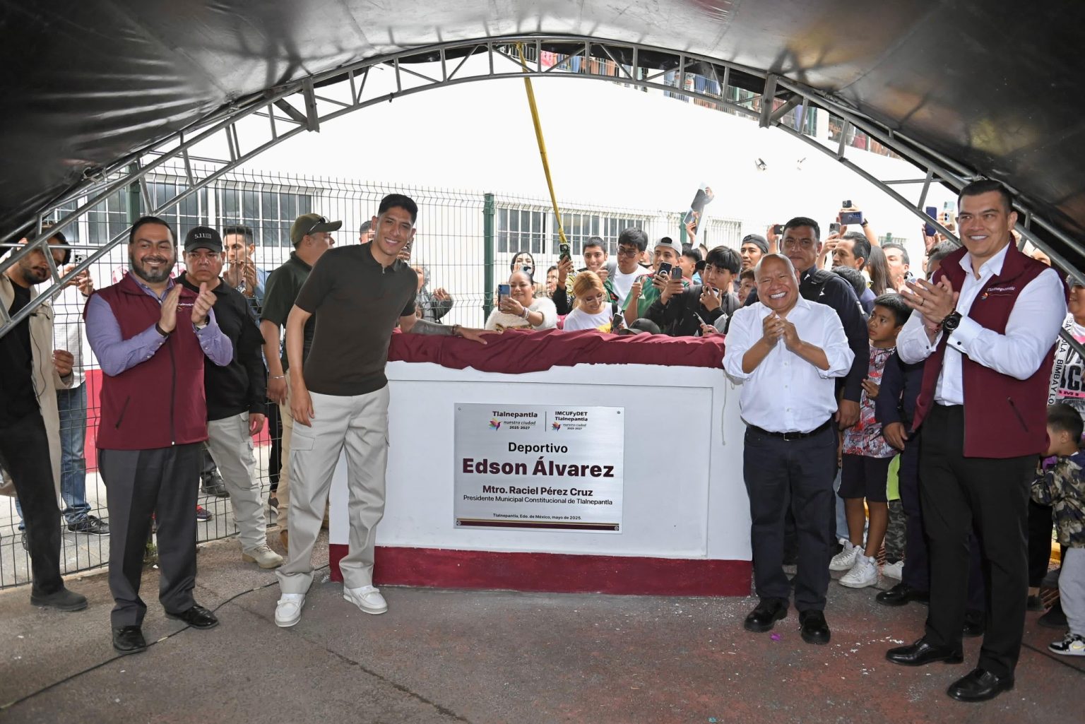 VIDEO | Edson Álvarez fue recibido como héroe en Tlalnepantla - Futbol ...
