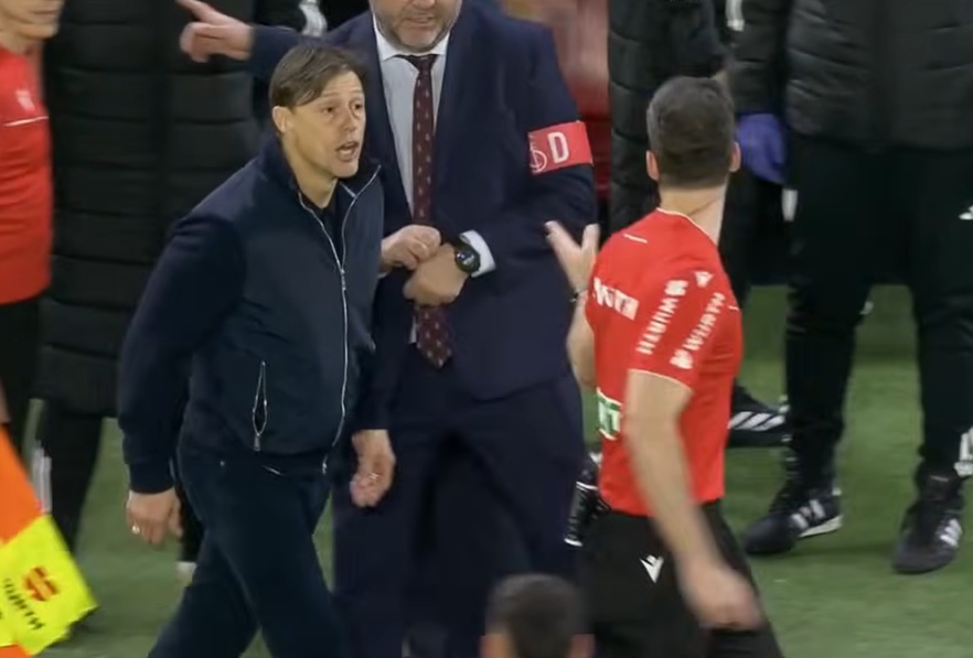 Almeyda encara a árbitro en medio de un tenso duelo del Sevilla | VIDEO ...