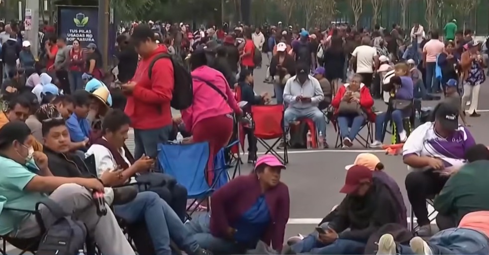 Cientos de docentes buscan llevar su protesta al Estadio Ciudad de ...
